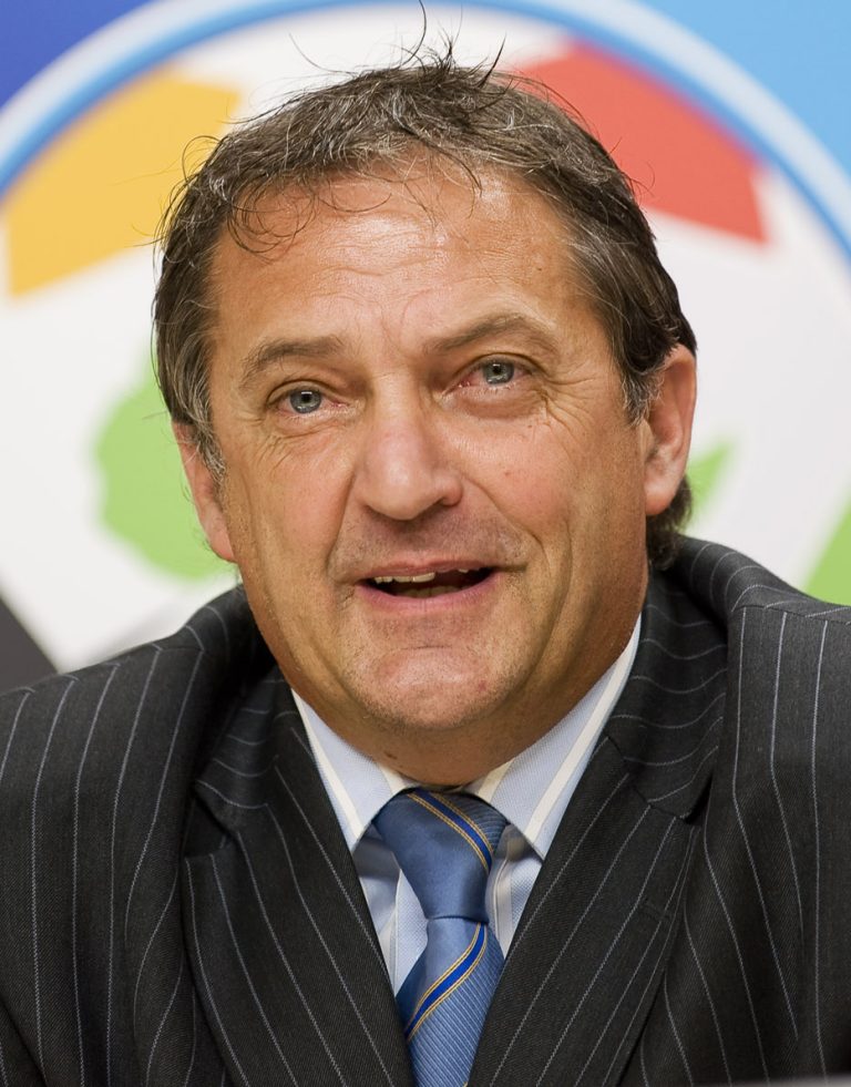 Gary Mabbutt Là Ai? Tiểu Sử Và Sự Nghiệp Cầu Thủ Người Anh